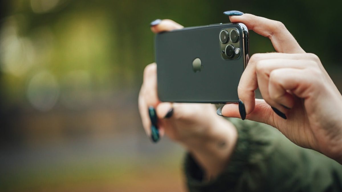 Galaxy S25 Ultra vs. iPhone 16 Pro Max Speed Test Reveals Surprising ...