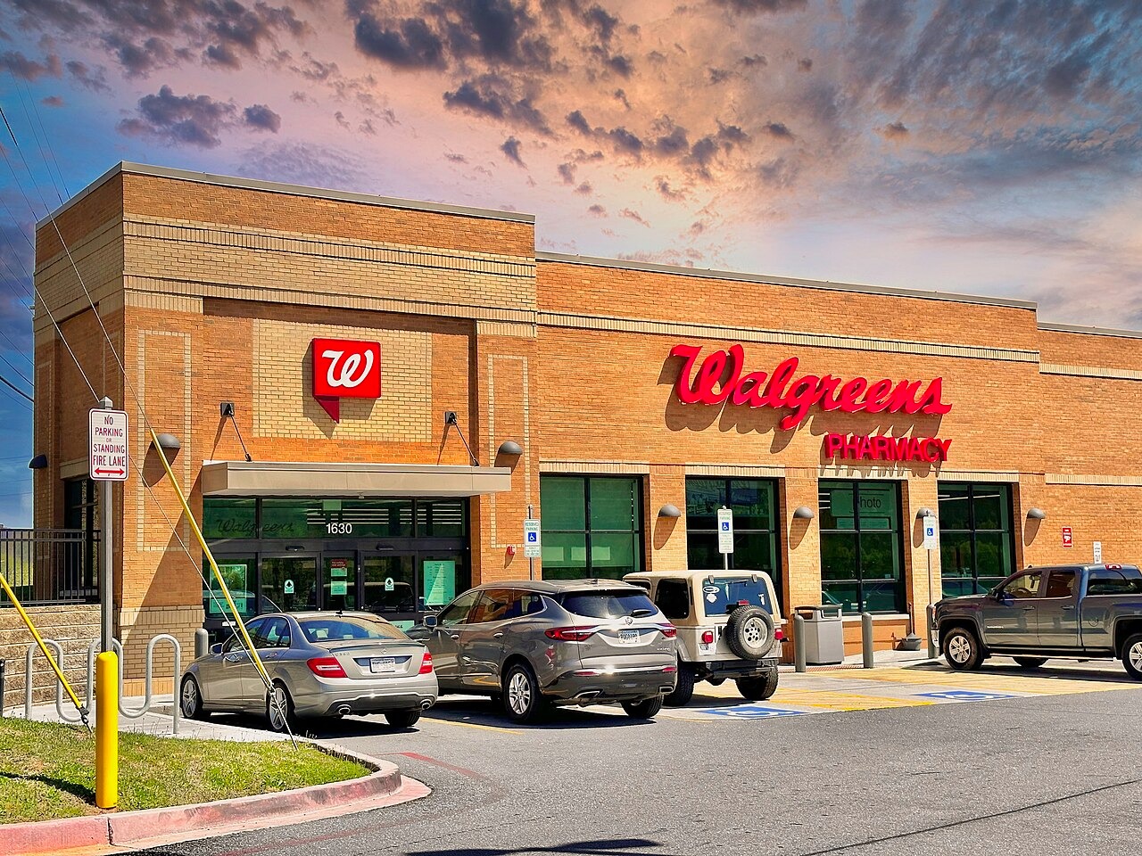 17 Retailers Circling the Drain (And Why It’s Worse Than You Think ...