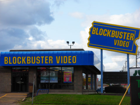 The 20 Technologies That Built the 2000s (And Then Died) - Gadget Review