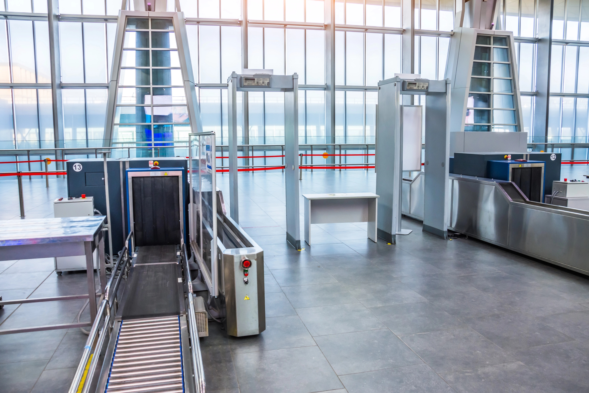 14 Airport Secrets to Get Through Lines & Security Faster - Gadget Review
