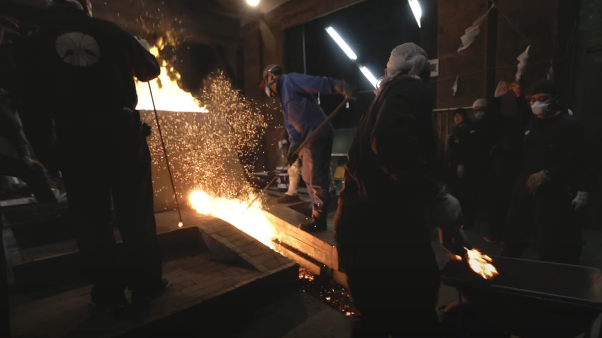 How Sand Becomes a Sword: The Art of Katana Forging - Gadget Review
