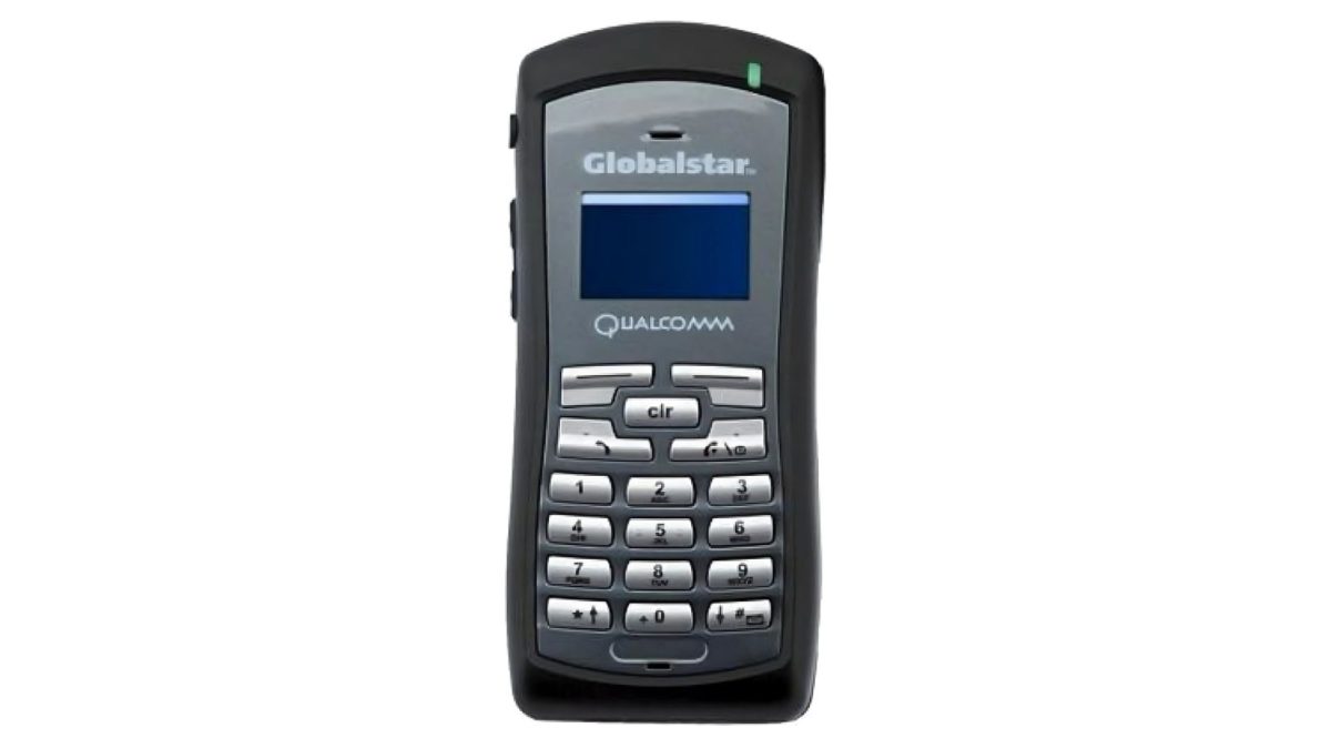 6 Satellite Phones That Could Save Your Life When the Grid Goes Down ...