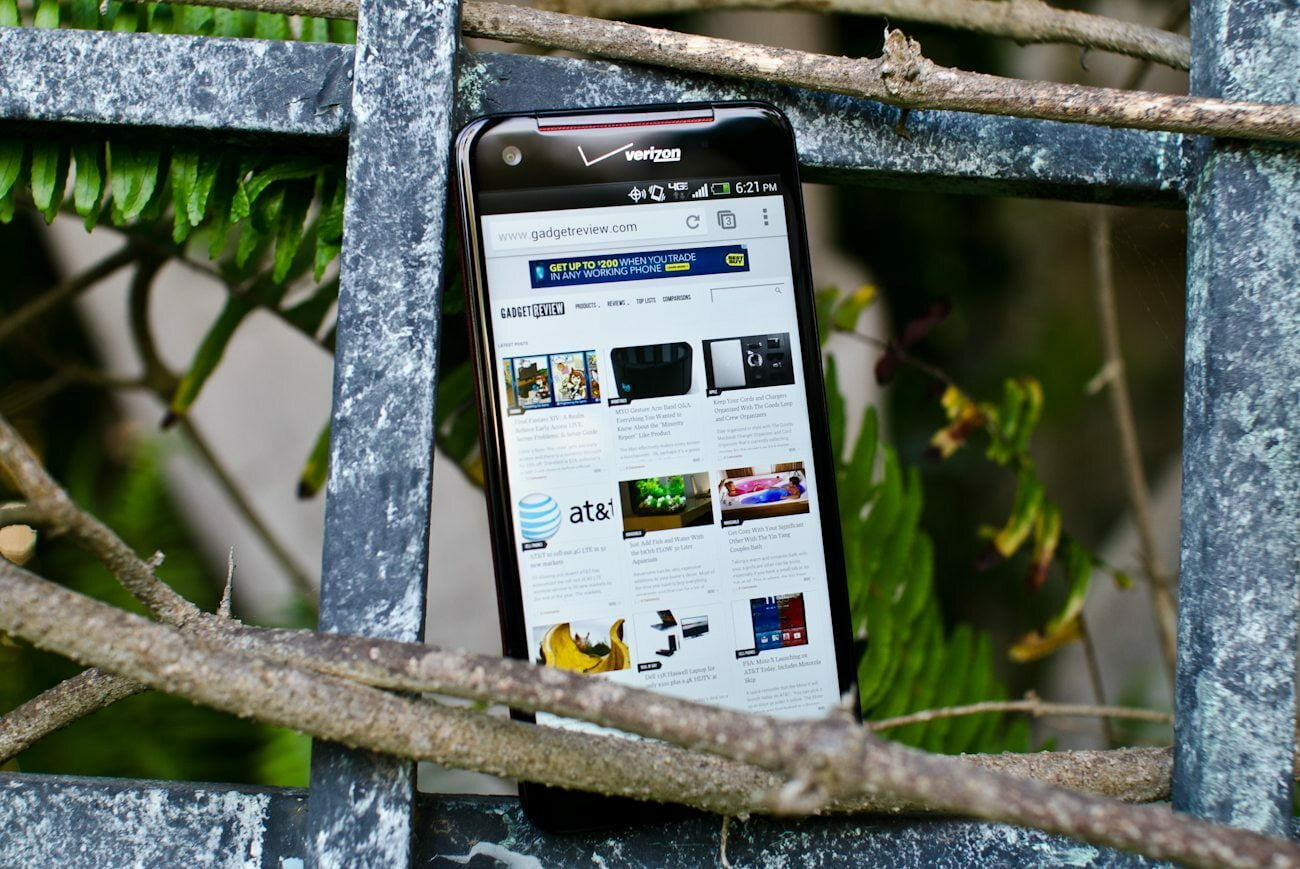 HTC Droid DNA Review - Gadget Review