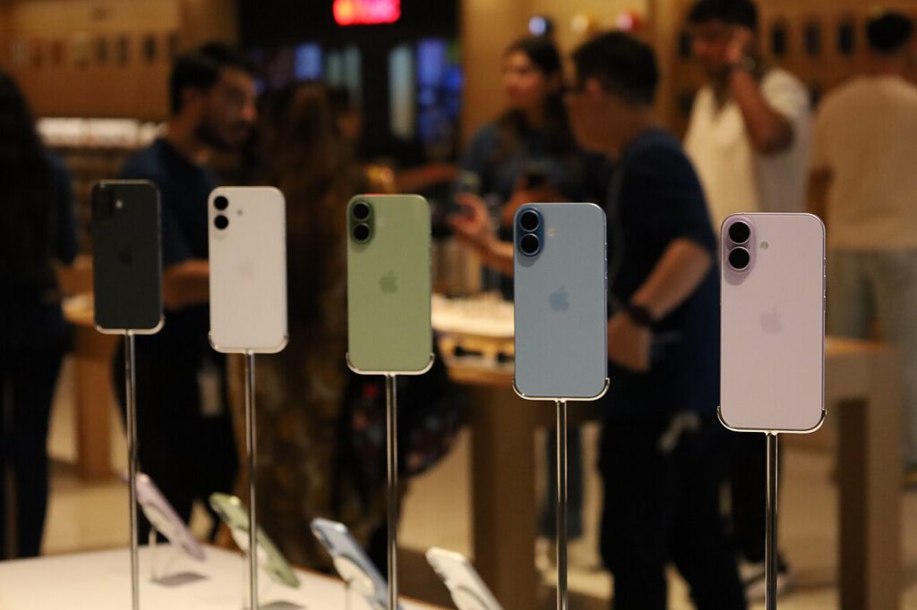 Apple's iPhone Demand Hits "Staggering" Heights as Q1 Revenue Soars 16% ...