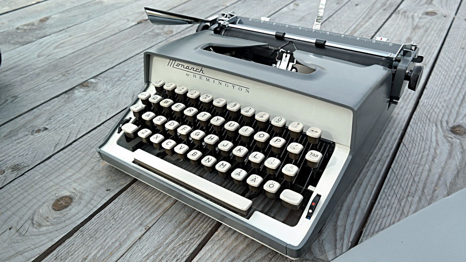15 Essential 1960s Gadgets That Are Now a Blast from the Past - Gadget ...