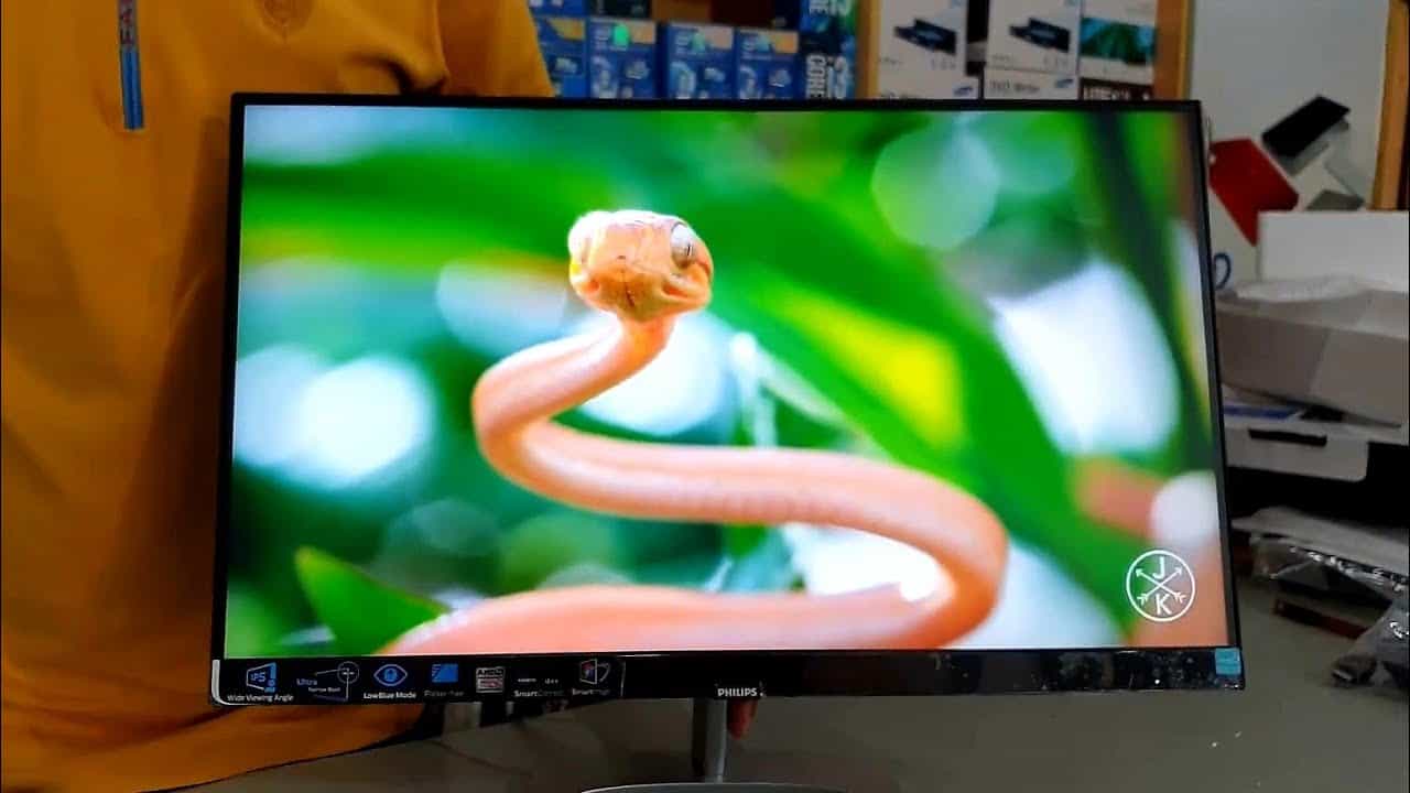 Monitor Vs TV | Know The Differences Before You Buy