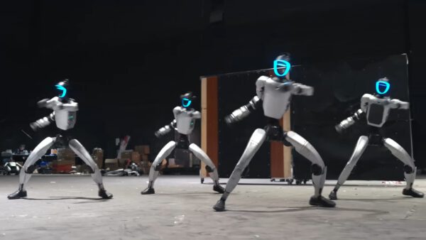 Humanoid Robots Perform Perfectly Synchronized Lunar New Year ...