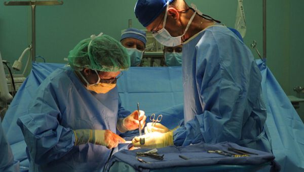 How Surgeons Used "Breast Implants" to Keep a Heart Beating Without ...