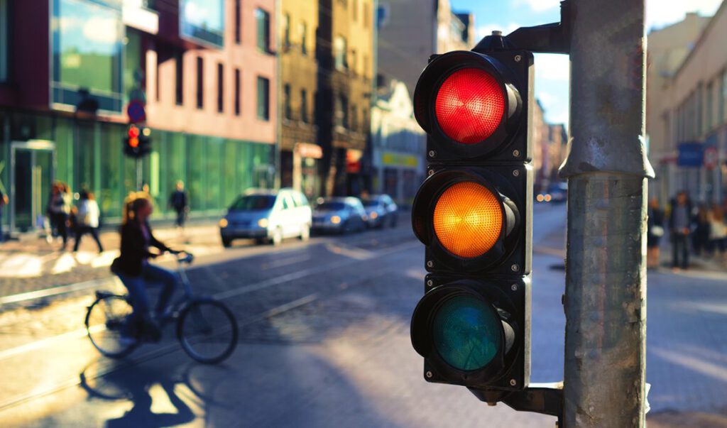 Red Light Runners Kill 1000 Yearly - 1 Every 10 Minutes - Gadget Review