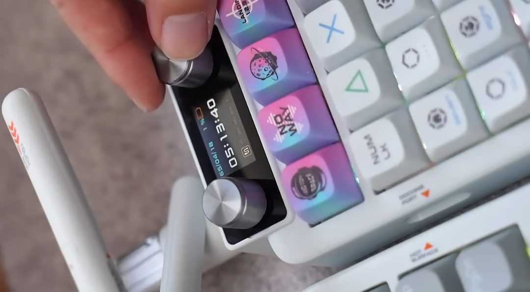 KeysMe Lunar 02: The Numpad That Moonlights as Your Desk's Star ...