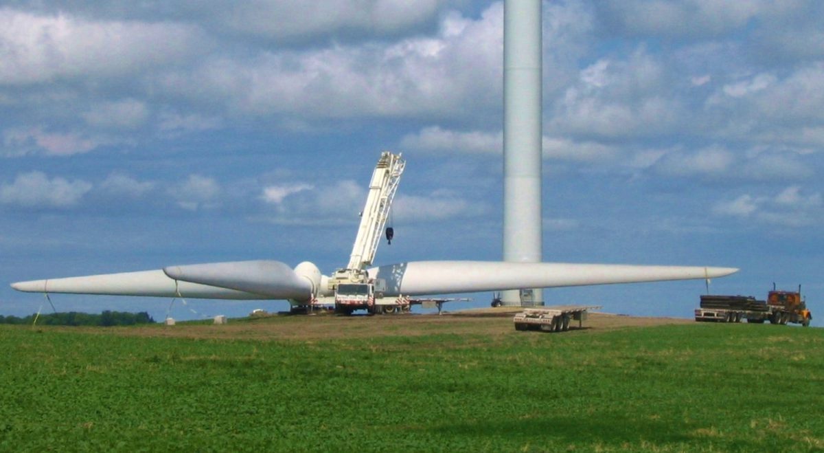 The Biggest Problem With Wind Energy - Gadget Review