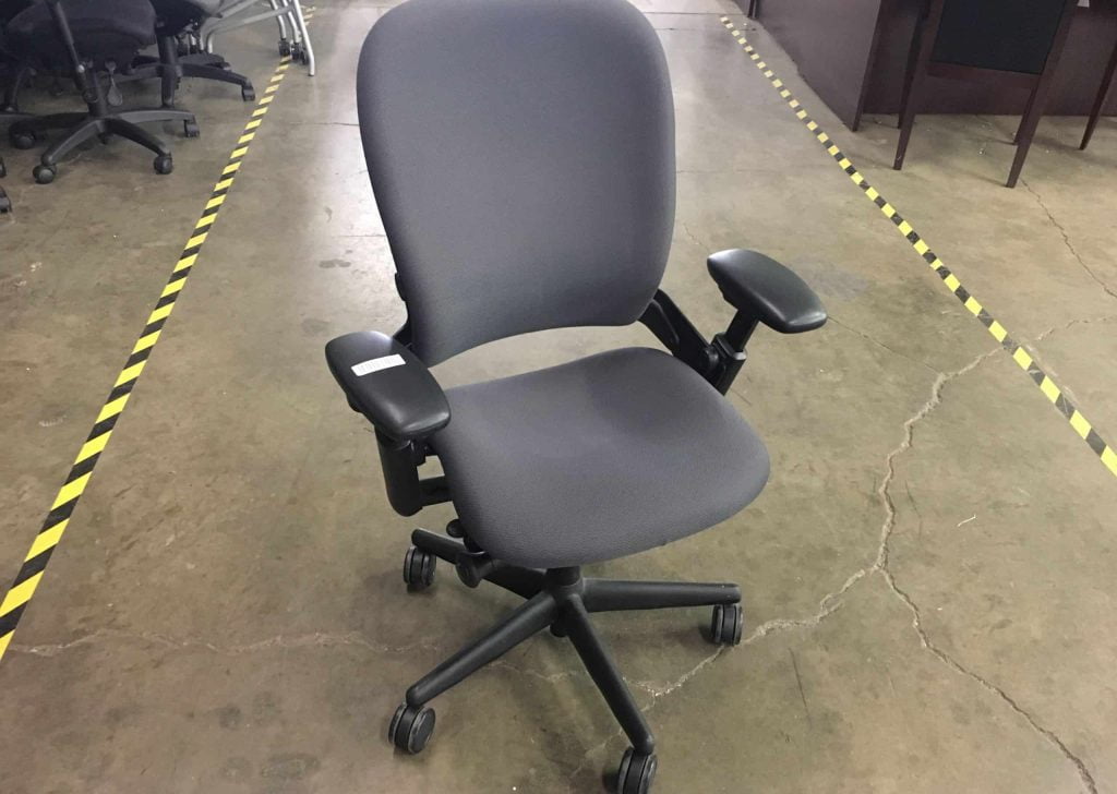 Mesh Bottom Vs. Cushion Bottom Office Chairs | Learn The Difference