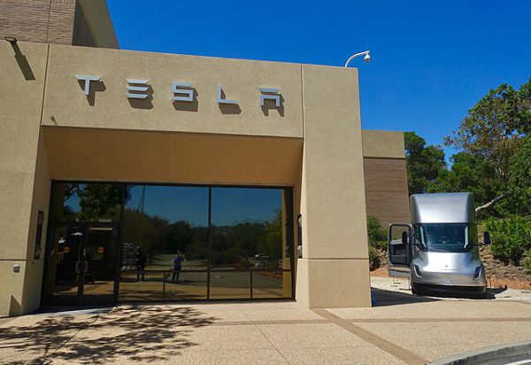 Tesla Sets the Stage for Robotaxi Revolution at Iconic Hollywood Studio ...