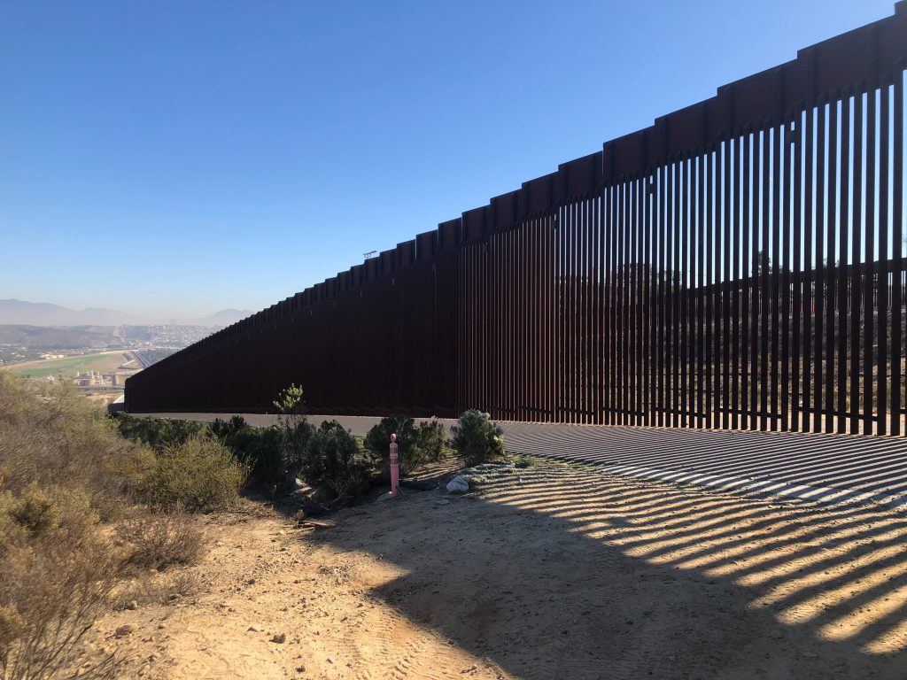 Border Crisis App: How Migrants Use Official US Government Software to ...