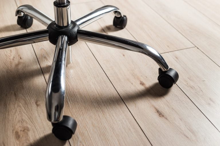 How To Sit Correctly in an Office Chair | Gadget Review