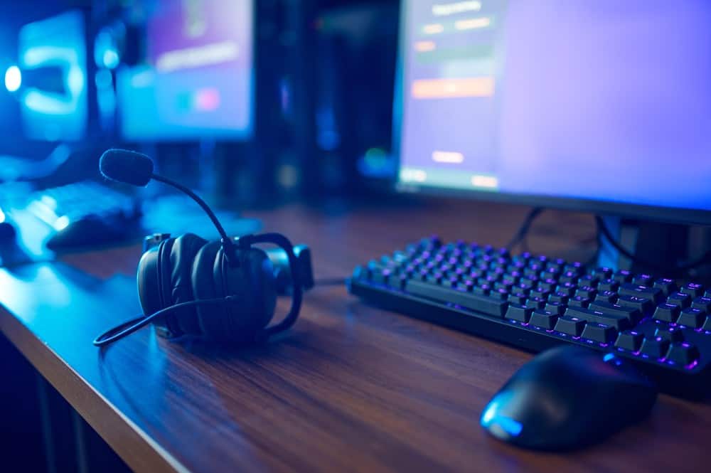 How To Reduce Gaming Headset Sensitivity | Adjust Microphone Level On ...