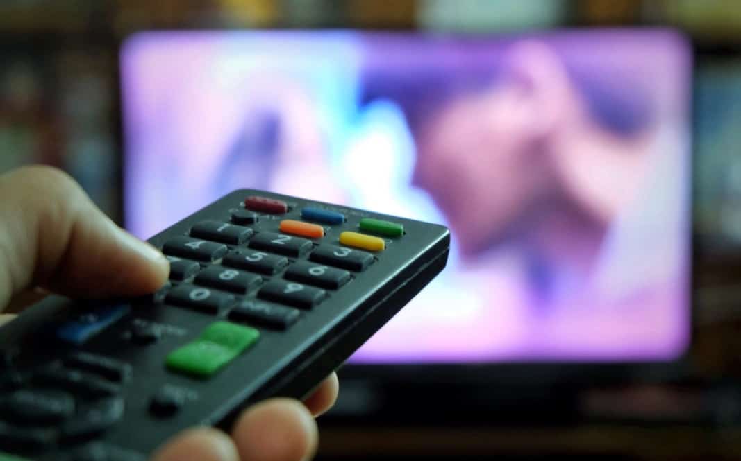 How To Fix Lines On TV Remove Line From Television Screen how-to-fix-lines-on-tv-remove-line-from-television-screen