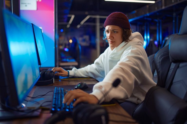 How To Set Up Dual Monitors For Gaming | Multiple Monitors For PC Games