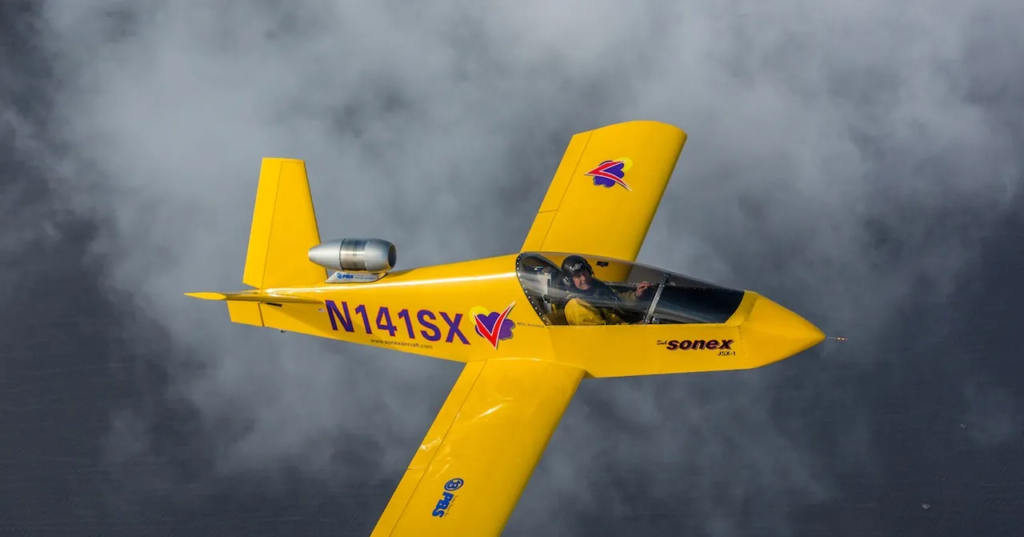 20 Mini Personal Aircrafts That Redefine Solo Flight - Gadget Review