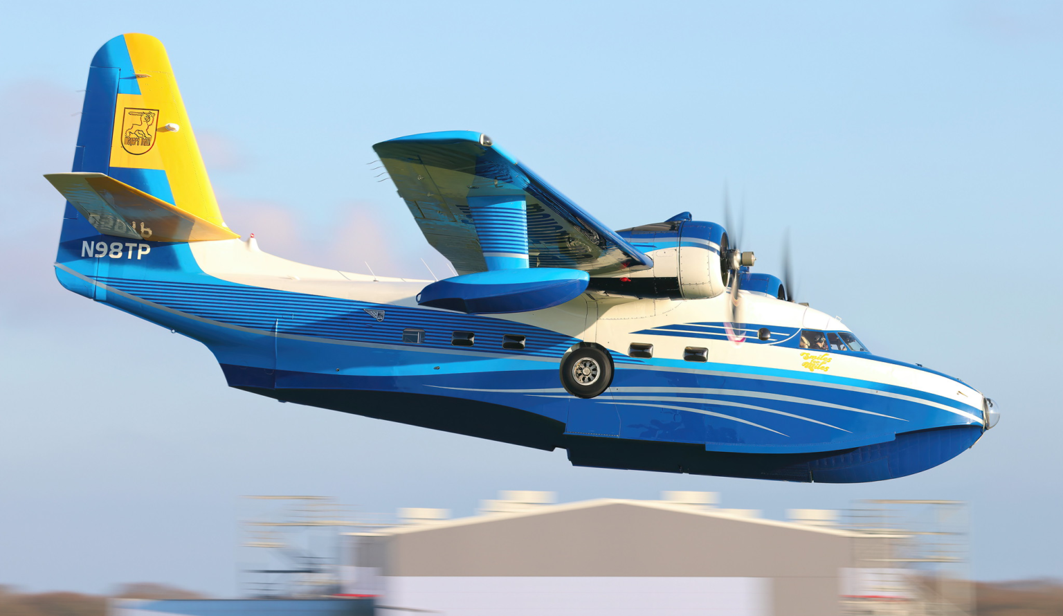 Top 15 Coolest Amphibious Planes That Defy Gravity and Water - Gadget ...