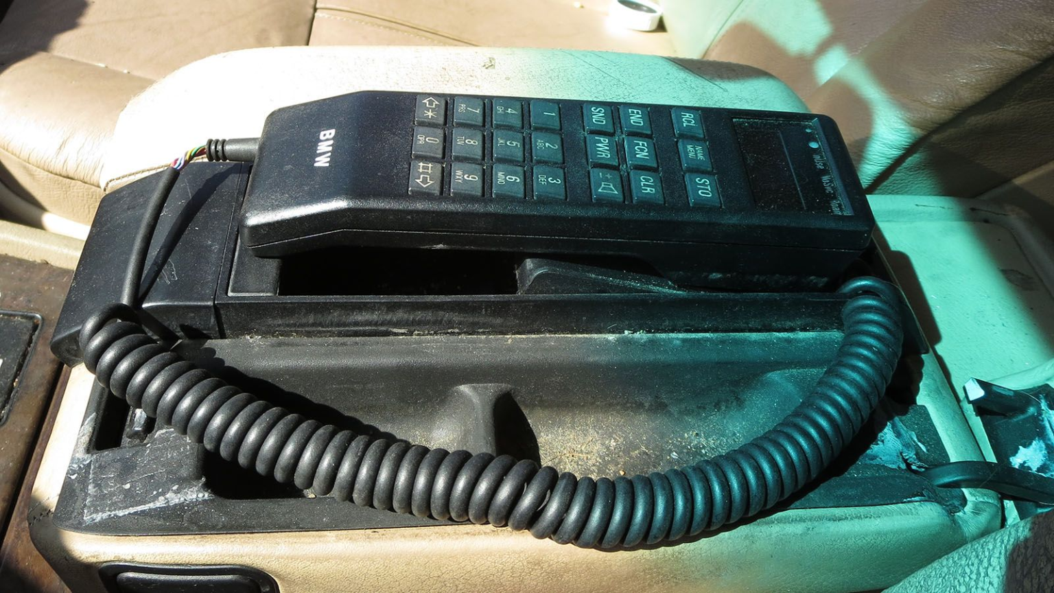 9 Retro Car Features You'll (Probably) Never See Again - Gadget Review