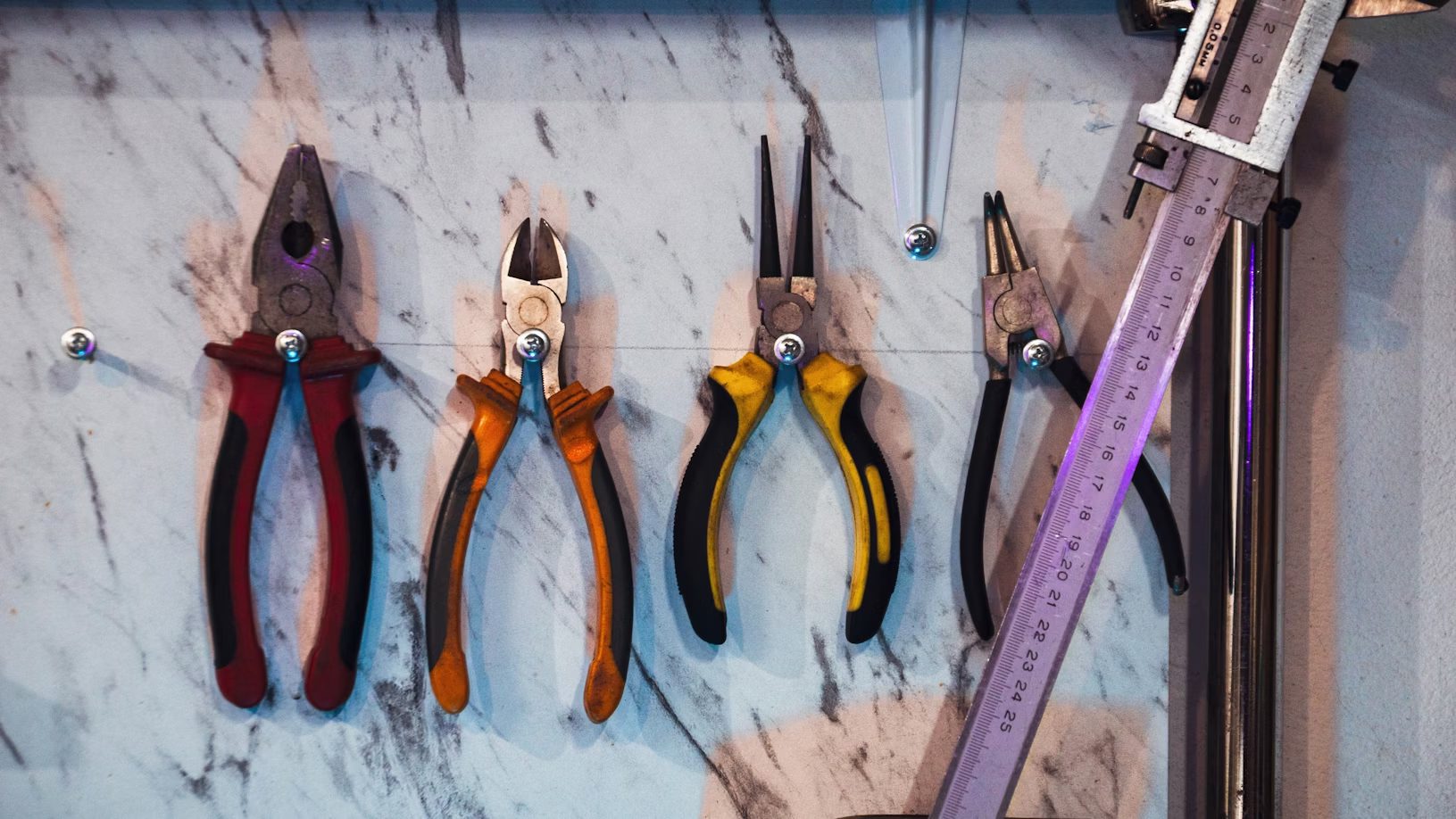 9 Things Your Wire Strippers Actually Do (And Why They’re Essential ...