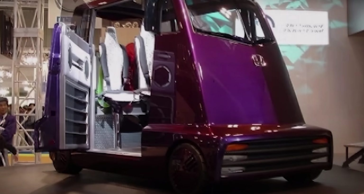 Outrageous Inside and Out: 19 of the Strangest Cars Ever Built - Gadget ...