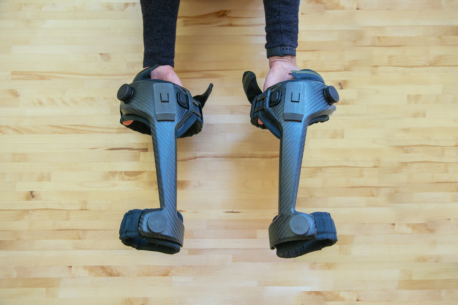 $5,000 Exoskeleton Pants Make You Feel 30lbs Lighter - Gadget Review