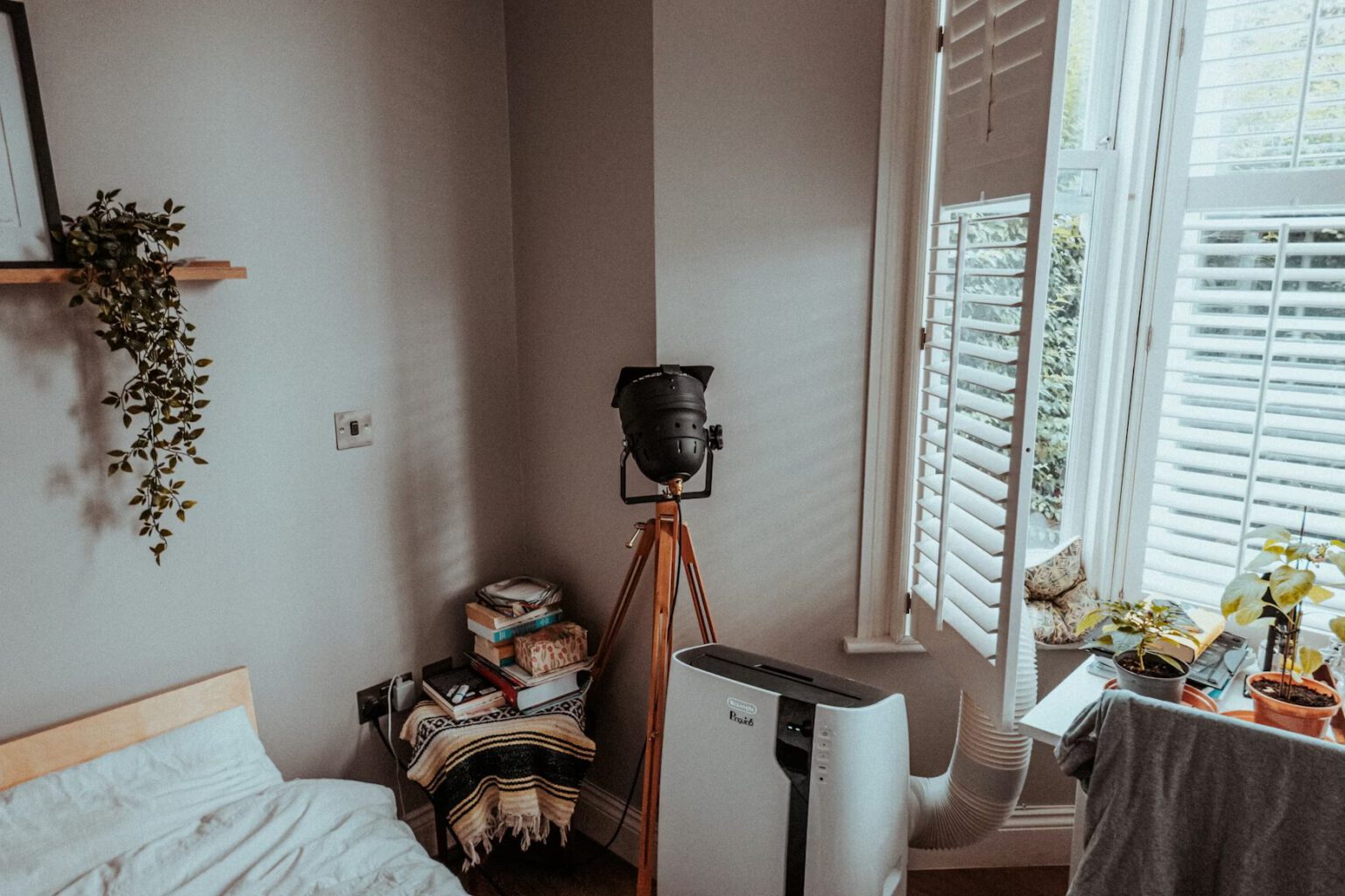 8 Reasons You Keep Waking Up at 3am (And How to Fix It) - Gadget Review