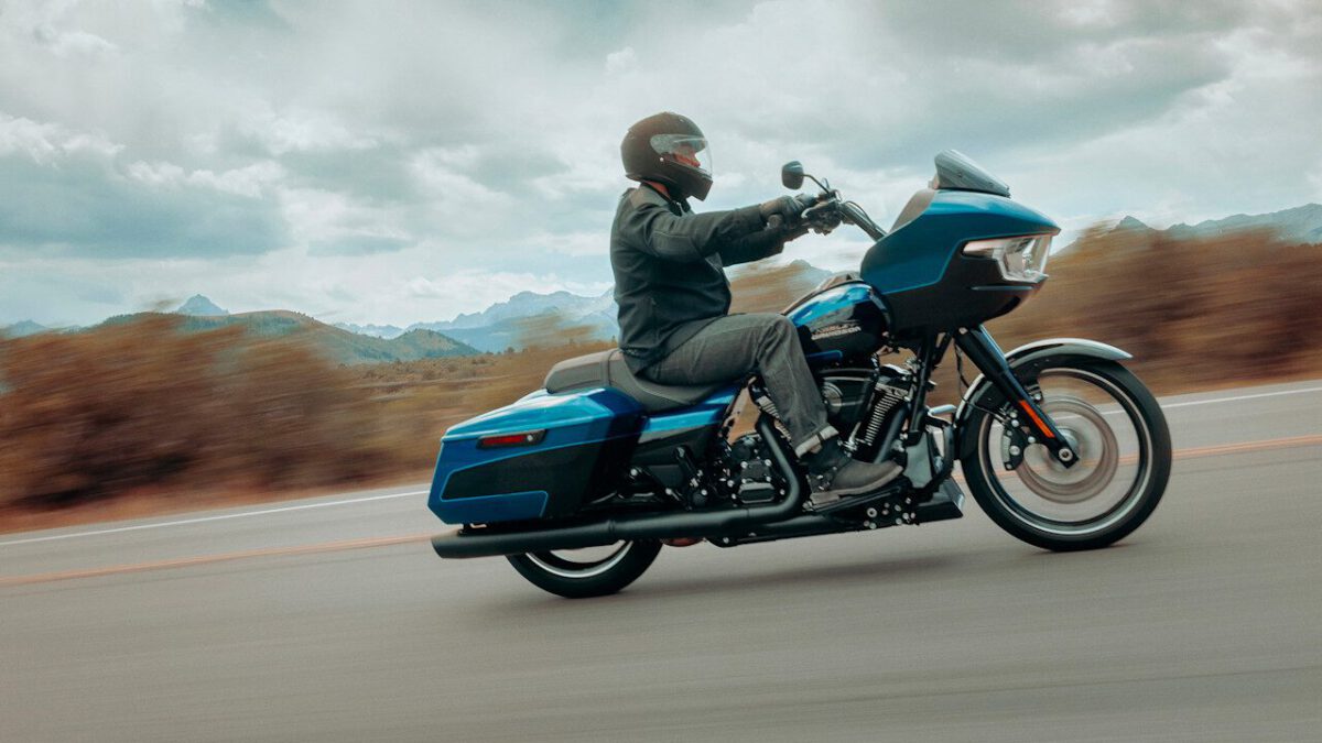 14 of the Best Motorcycles For Long Distance Travel in 2026 - Gadget Review