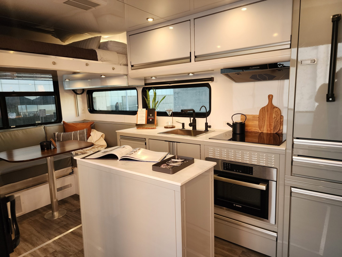 16 Of The World’s Most Luxurious Motorhomes You’ll Want to Travel In ...
