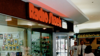 20 Beloved Stores from the 1980s That Are Sadly No Longer Around ...
