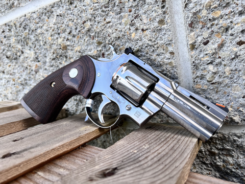 Top 20 Pistols for Any Scenario According to Gun Experts - Gadget Review