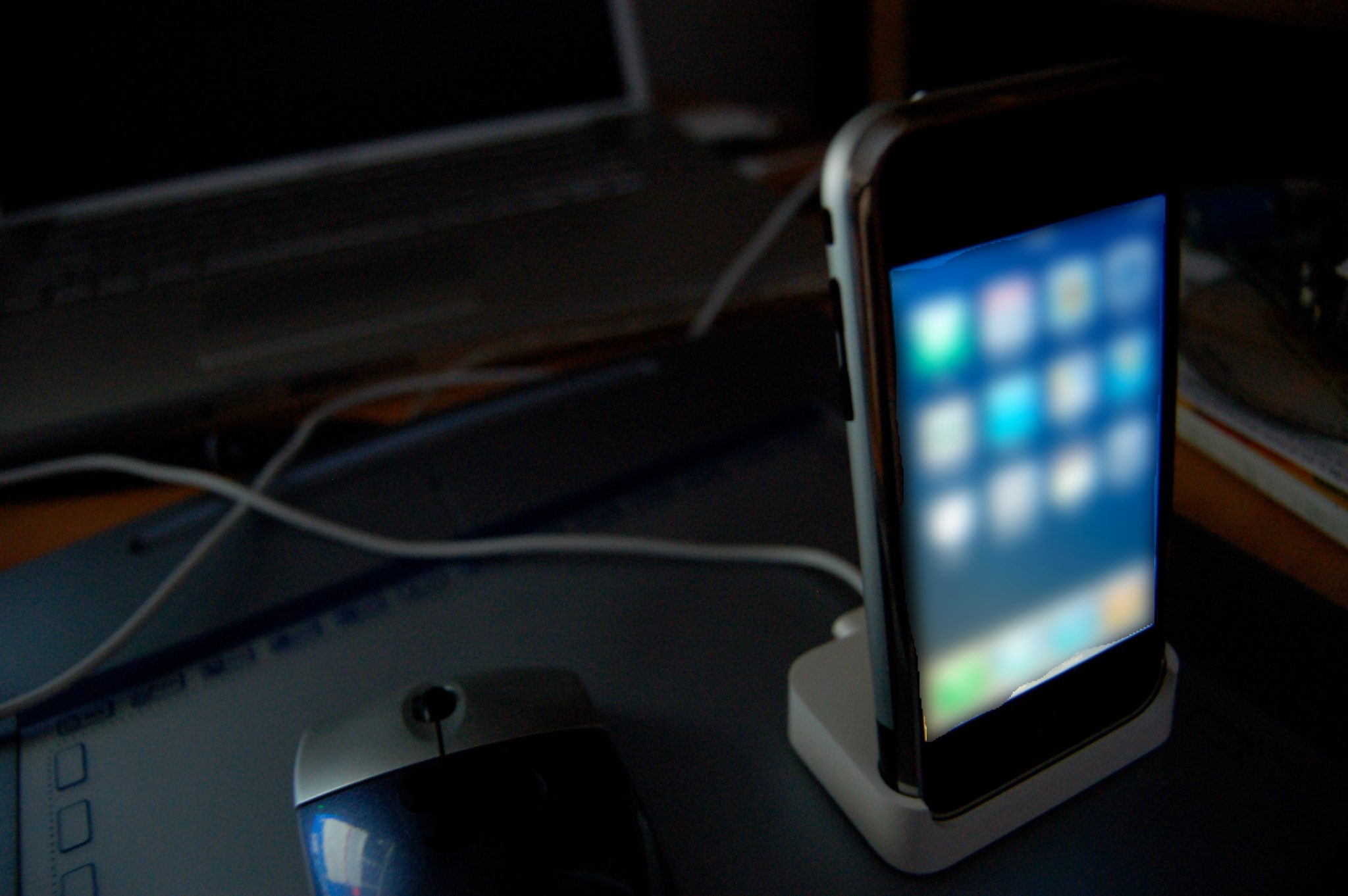 Apple Finally Admits iOS 26 Will Drain Your Battery - Gadget Review