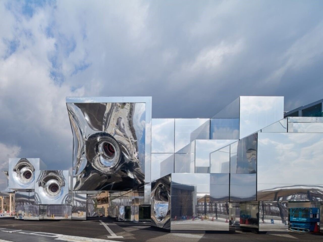 The Osaka Expo Pavilion Blurring Digital and Physical Architecture ...