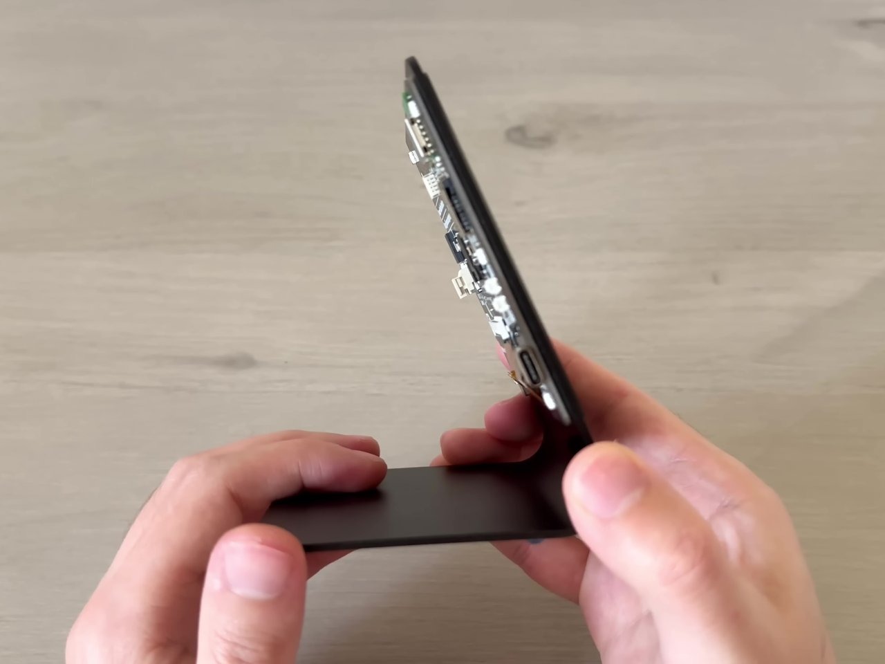PrestoDeck: The Mini Spotify Display Your Messy Desk Actually Deserves ...