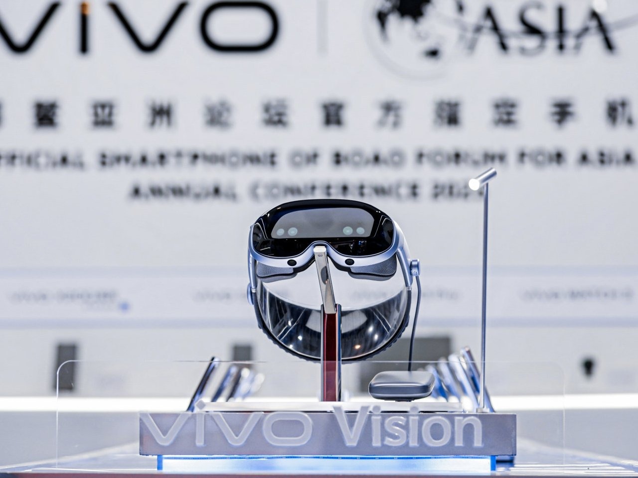 Vivo Vision: Apple's Vision Pro Meets Android - Gadget Review